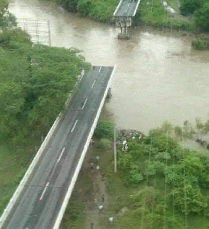 Hace 11 años se cayó el puente del río Ameca — Badeba Media